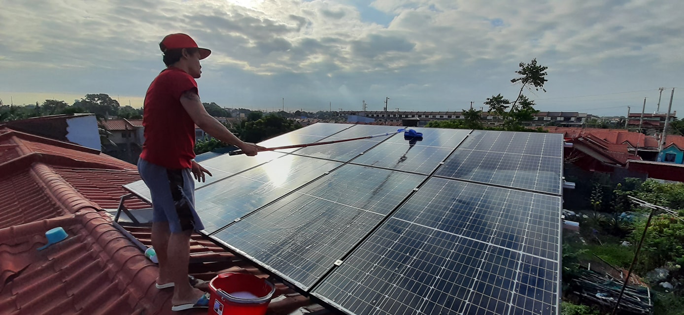 Solar Panel Cleaning Vallejo CA | Jeff Likes Clean Windows & Gutters